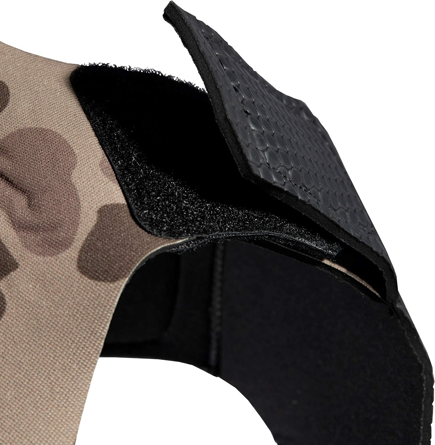 {{resource('Product.Label.Sku')}}: {{sku}}